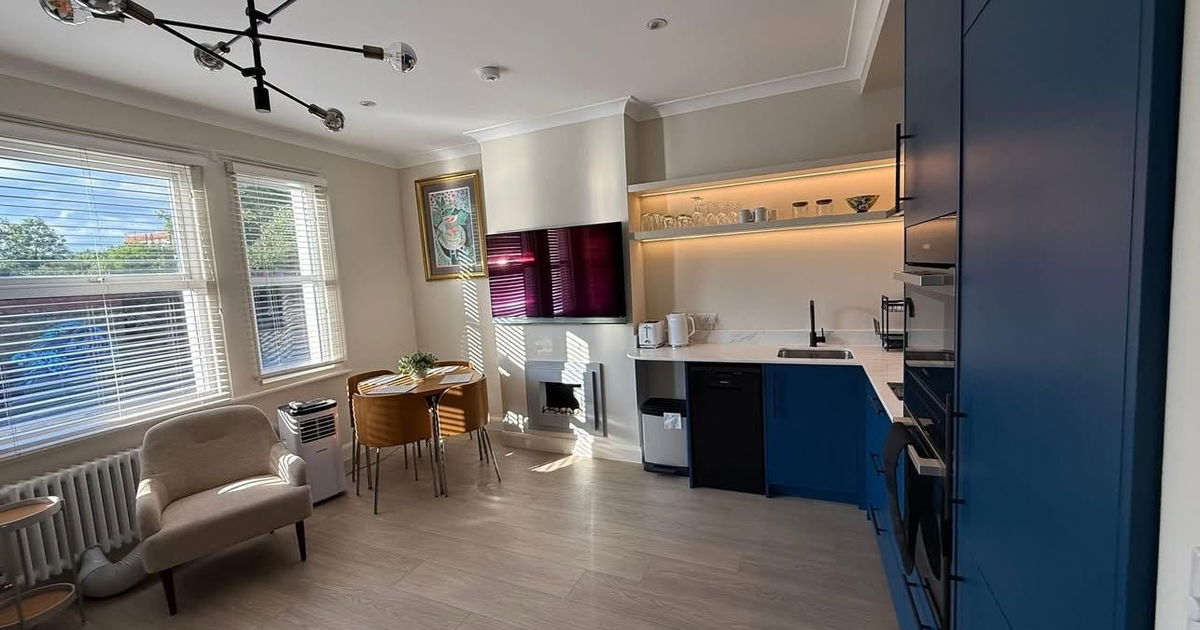 Famous Wimbledon Blue - Phoenix Luxury Stays