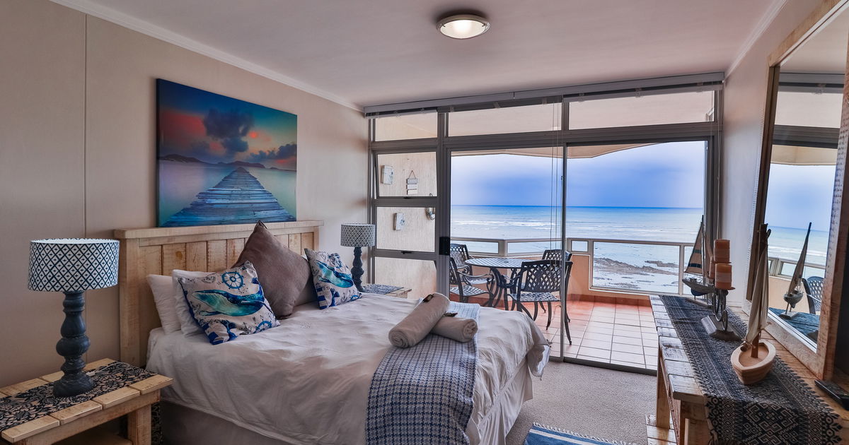 Strand beachfront three-bedroom holiday apartment.