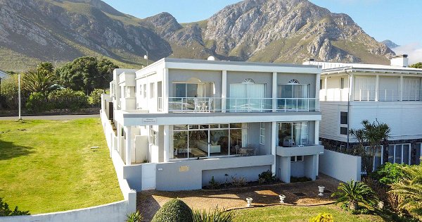 Hermanus Beachfront Lodge - DCC Hotel Group