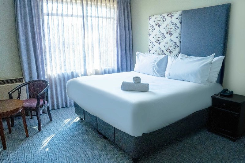 Gallery - Q's Evander Hotel and Apartments