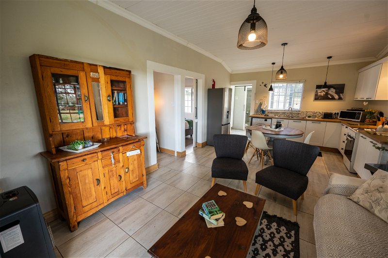 MARULA COTTAGE - Holiday Dog