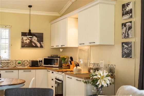 MARULA COTTAGE - Holiday Dog