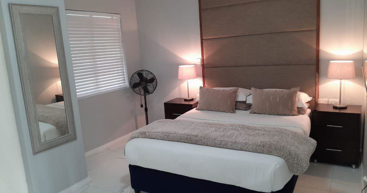 Executive Room - Lagoon Shoreline Penthouse