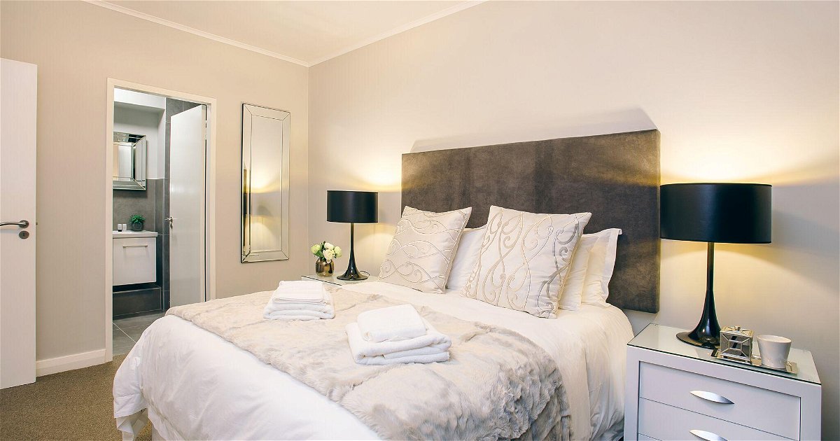 Silvertree Apartment with Terrace (2 Bedroom) - Apartments on Century