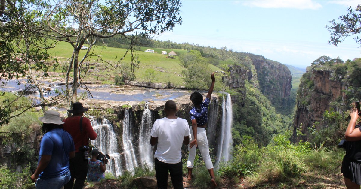 Imonti Tours | Guided Tours, Airport Transfers and Shuttle Services