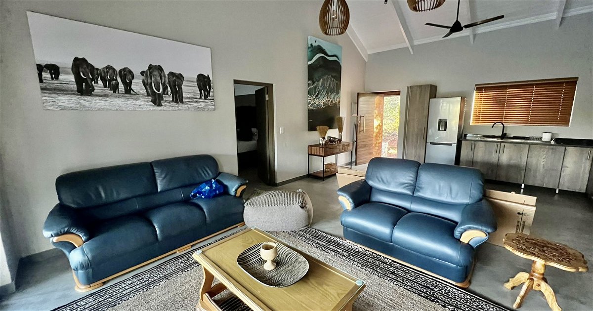 Dzombo Luxury Villa - Wild Dog Guest Lodge