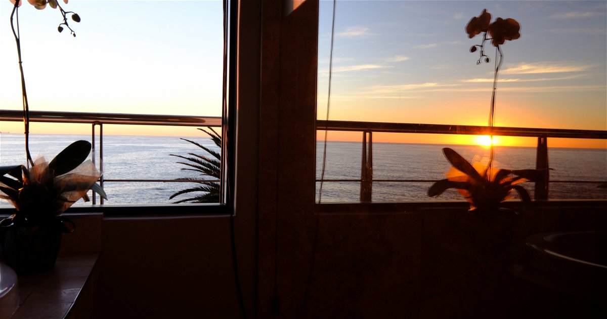 Luxury Suite with Sea View - Beta Beach Guest House