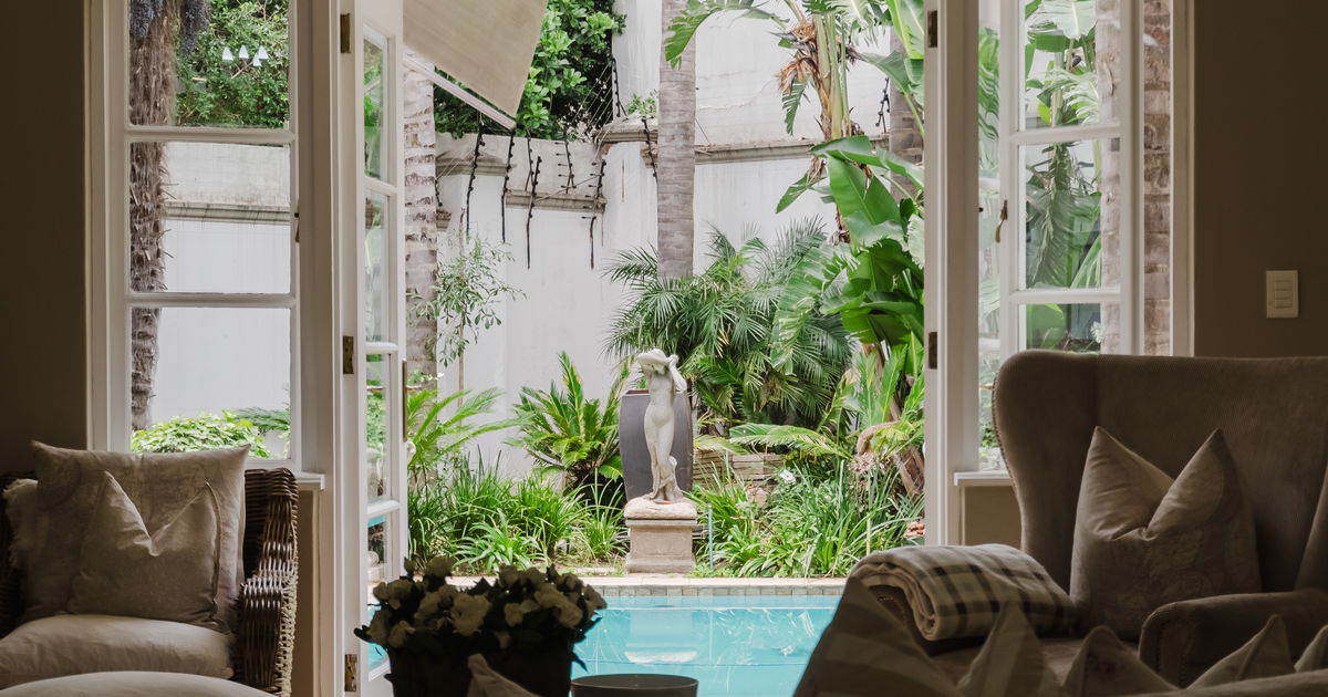 Contact Us - Hyde Park Retreat