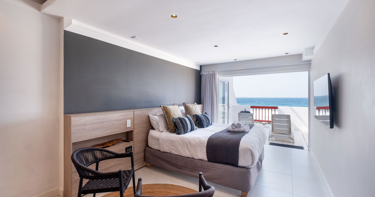 26 Perissa Villa - Beachfront Apartments in Shakas Rock